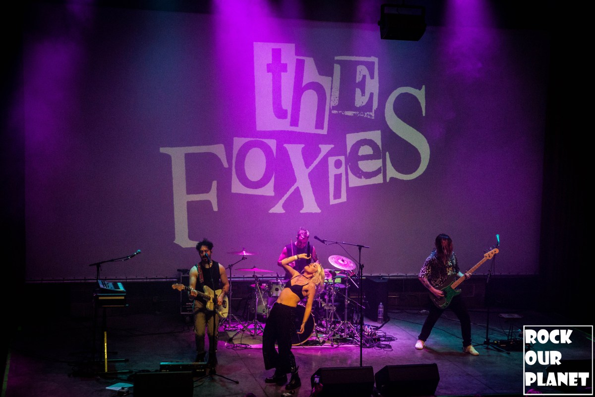The Foxies w/Glimmers, Augmented Hearts, and Gavin O’ Brien @ Red Flag ...